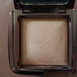 Hourglass | Makeup | Hourglass Radiant Light | Poshmark